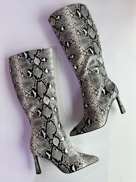 Unity Black White Snake – Village Shoe Inn